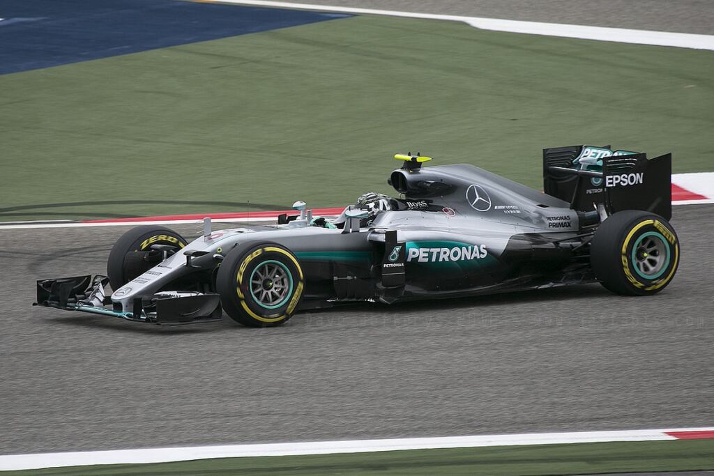 Mercedes-AMG W07 conquista il record sul giro sulla pista di Sonoma ...