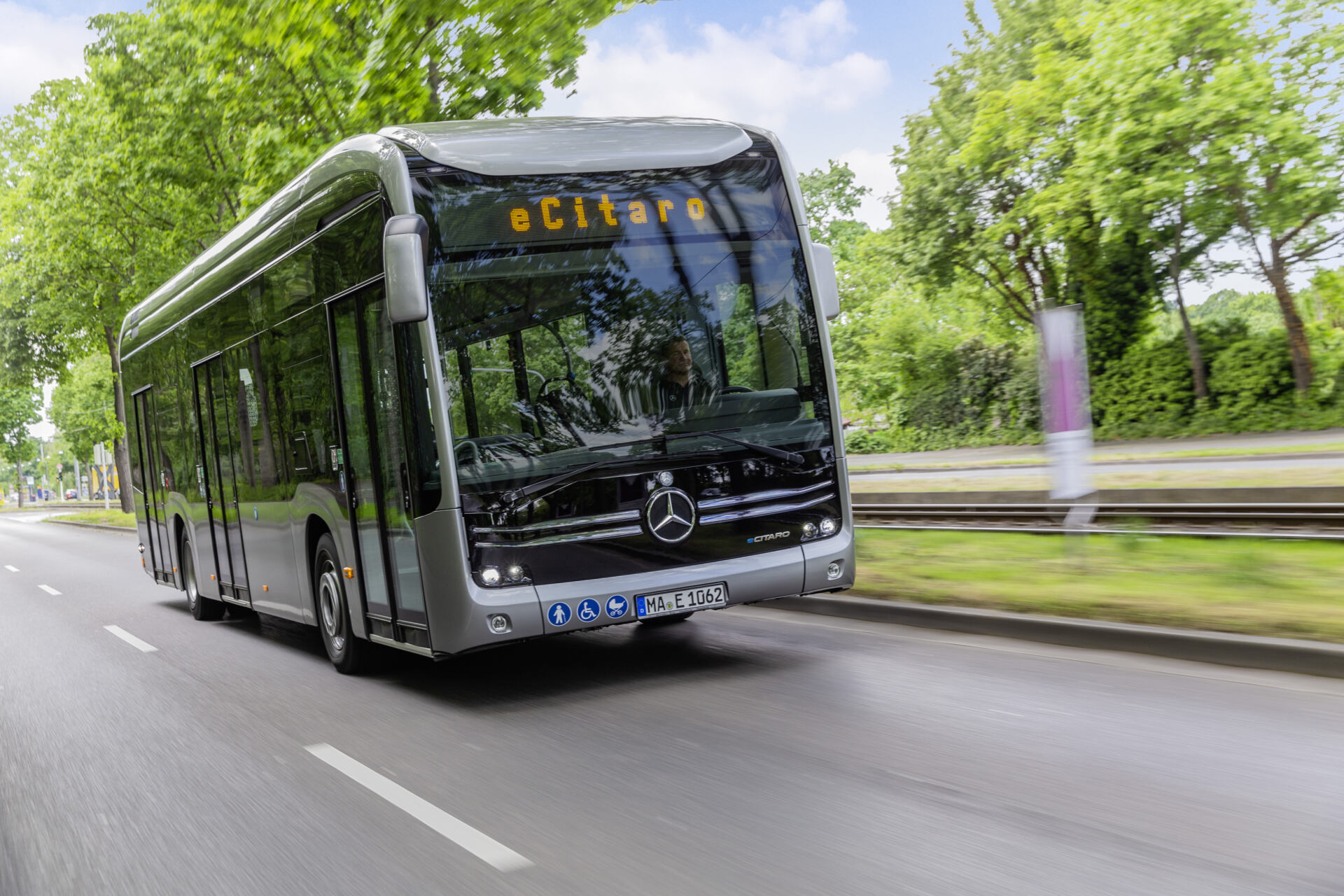 Mercedes eCitaro: Wiesbaden ha iniziato a usare i suoi primi autobus ...