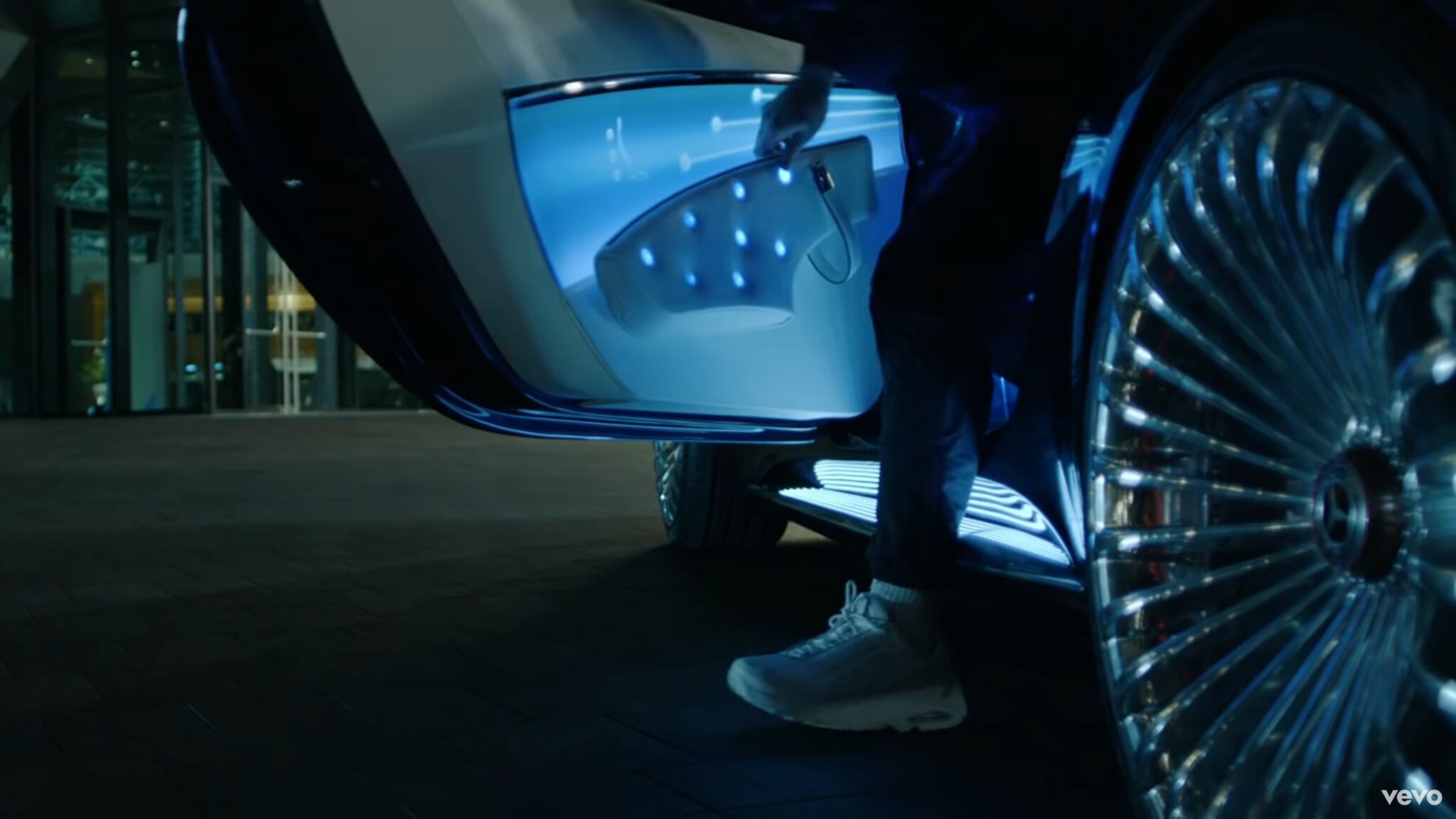 Vision Mercedes-Maybach 6 Cabriolet protagonista nell'ultimo video di ...