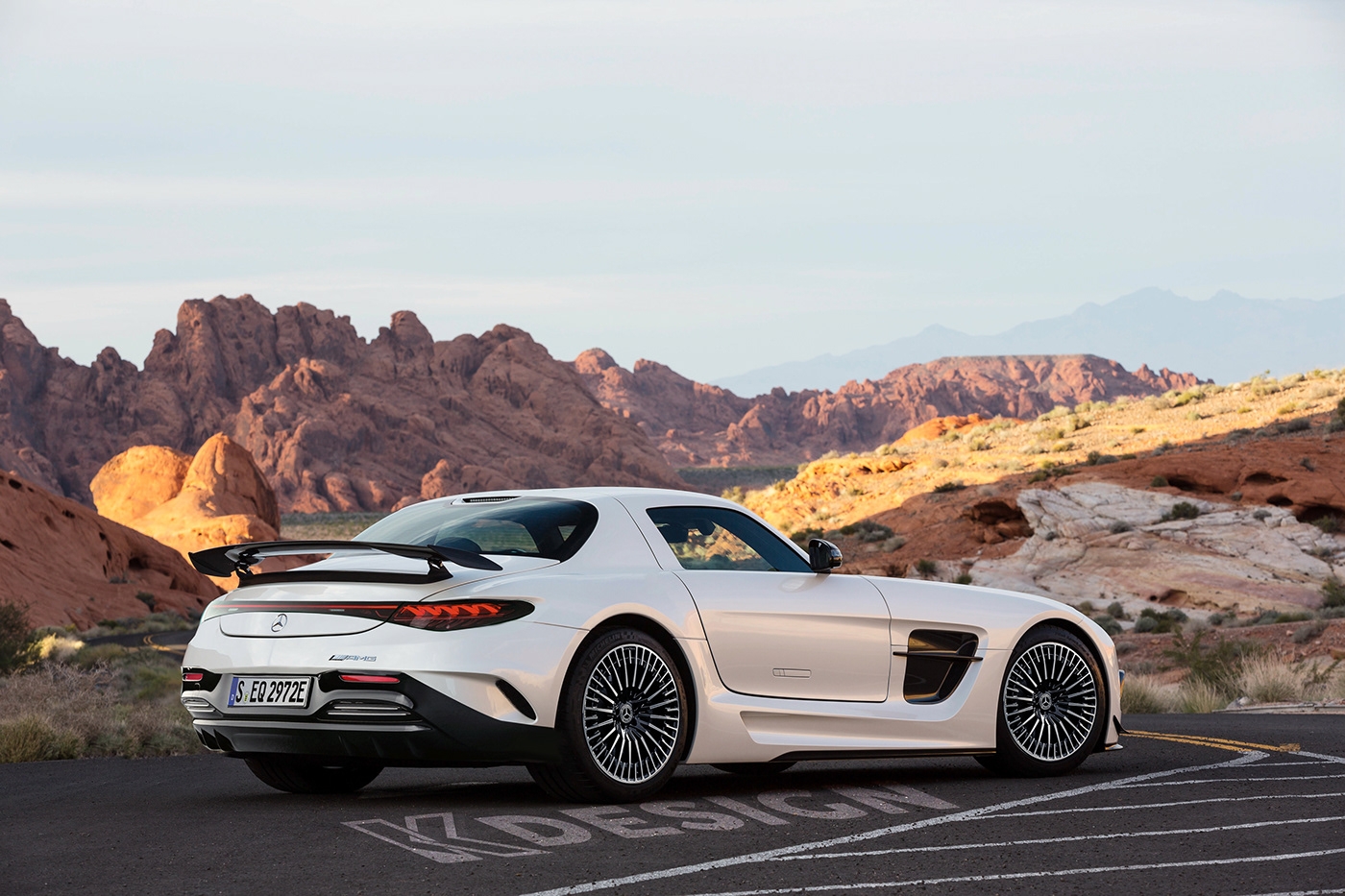 Mercedes-Benz SLS AMG ipotizzata in render con il frontale della EQS ...